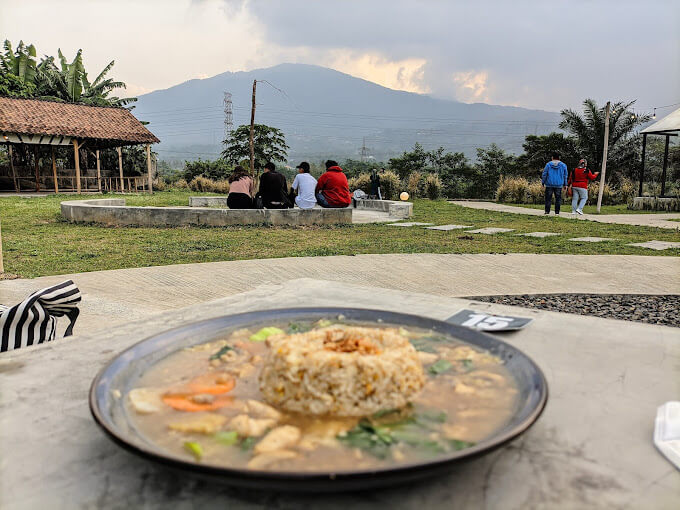 Cafe di Ungaran Dengan Pemandangan Gunung Ungaran, Cocok Untuk ...
